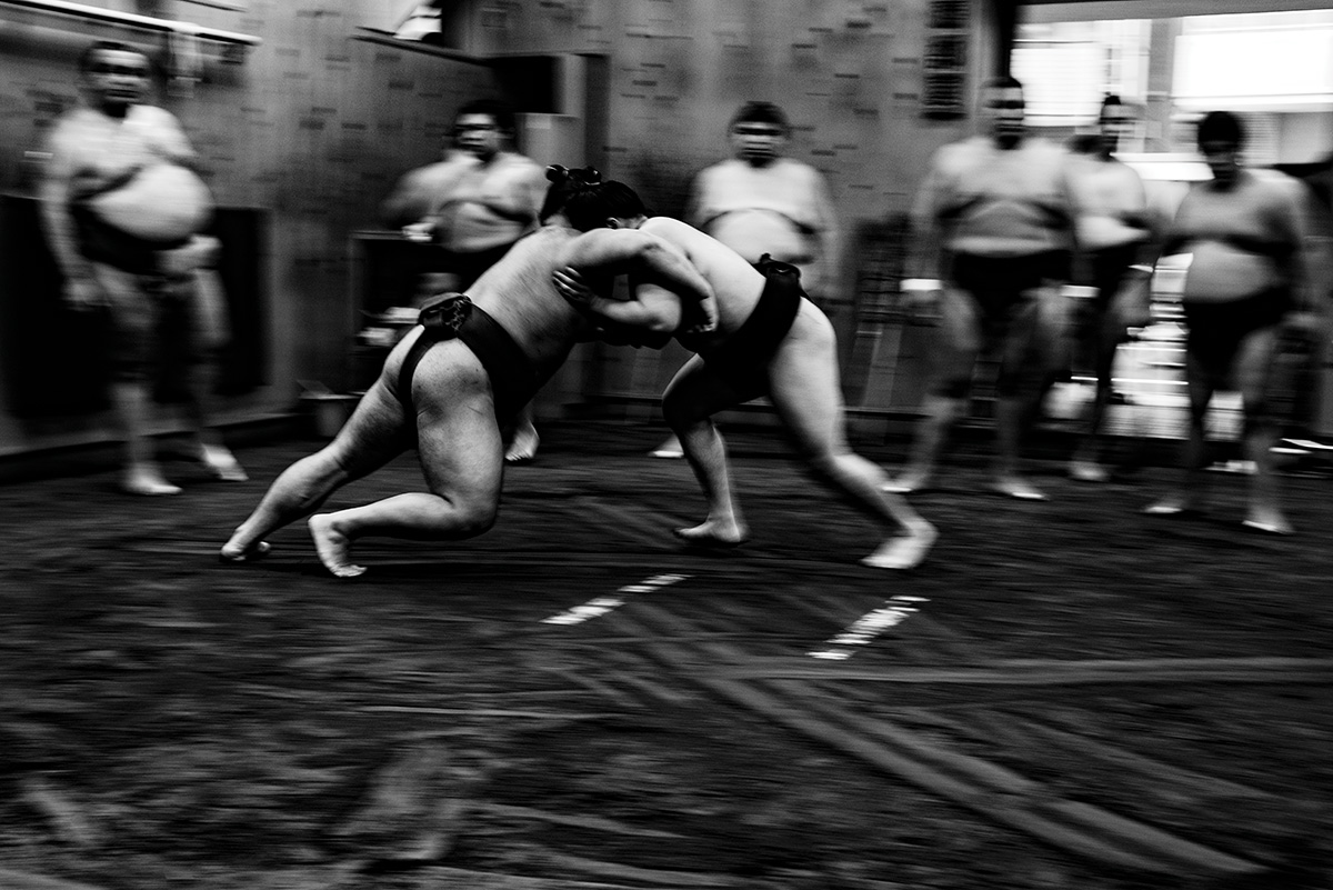 Capturing the Beauty and Brutality of Sumo - ZEROMILE
