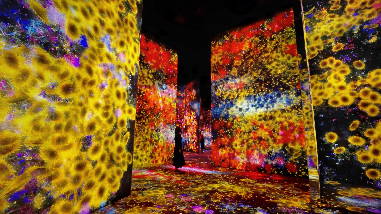 teamLab Borderless Reopens in Azabudai Hills, Inviting Immersive Exploration That Shines Through ...