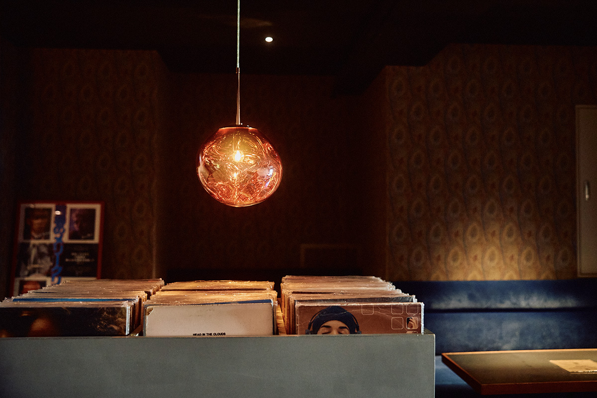 RECORD BAR analog: A Bar Born from Shibuya’s Record Culture - ZEROMILE
