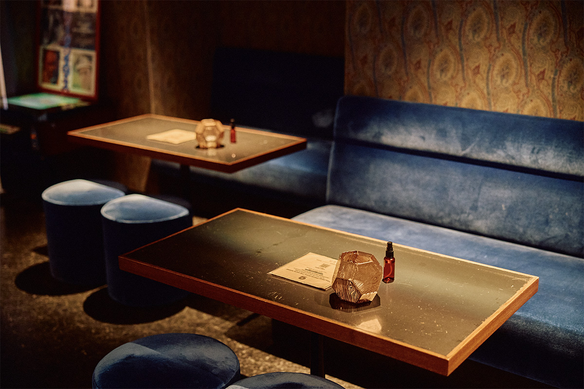 RECORD BAR analog: A Bar Born from Shibuya’s Record Culture - ZEROMILE