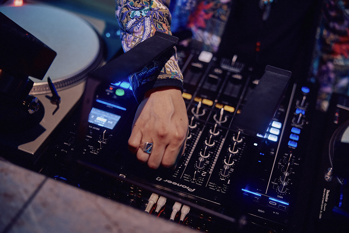 MUSIC BAR BOUNCE: Where Black Music and Shibuya Street Culture Converge ...