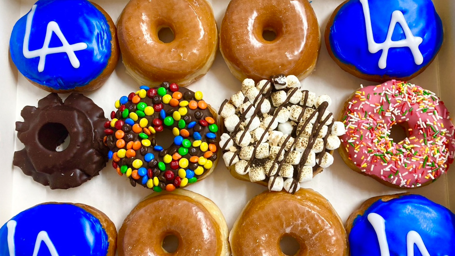 Randy’s Donuts, LA’s Iconic Donut Shop, Opening First Japan Store in ...